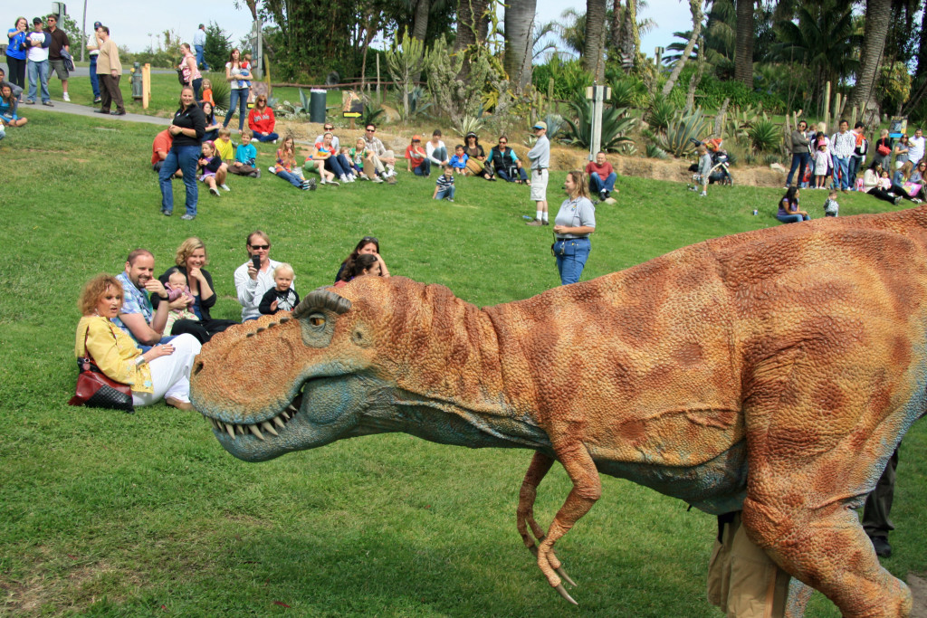 Dinosaur Puppet Aids Zoo Education Efforts | The Daily Nexus
