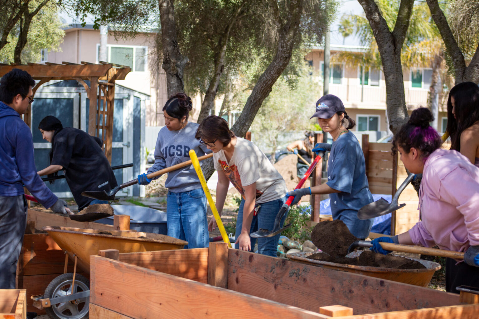 Community comes together to “beautify” Isla Vista through Community ...